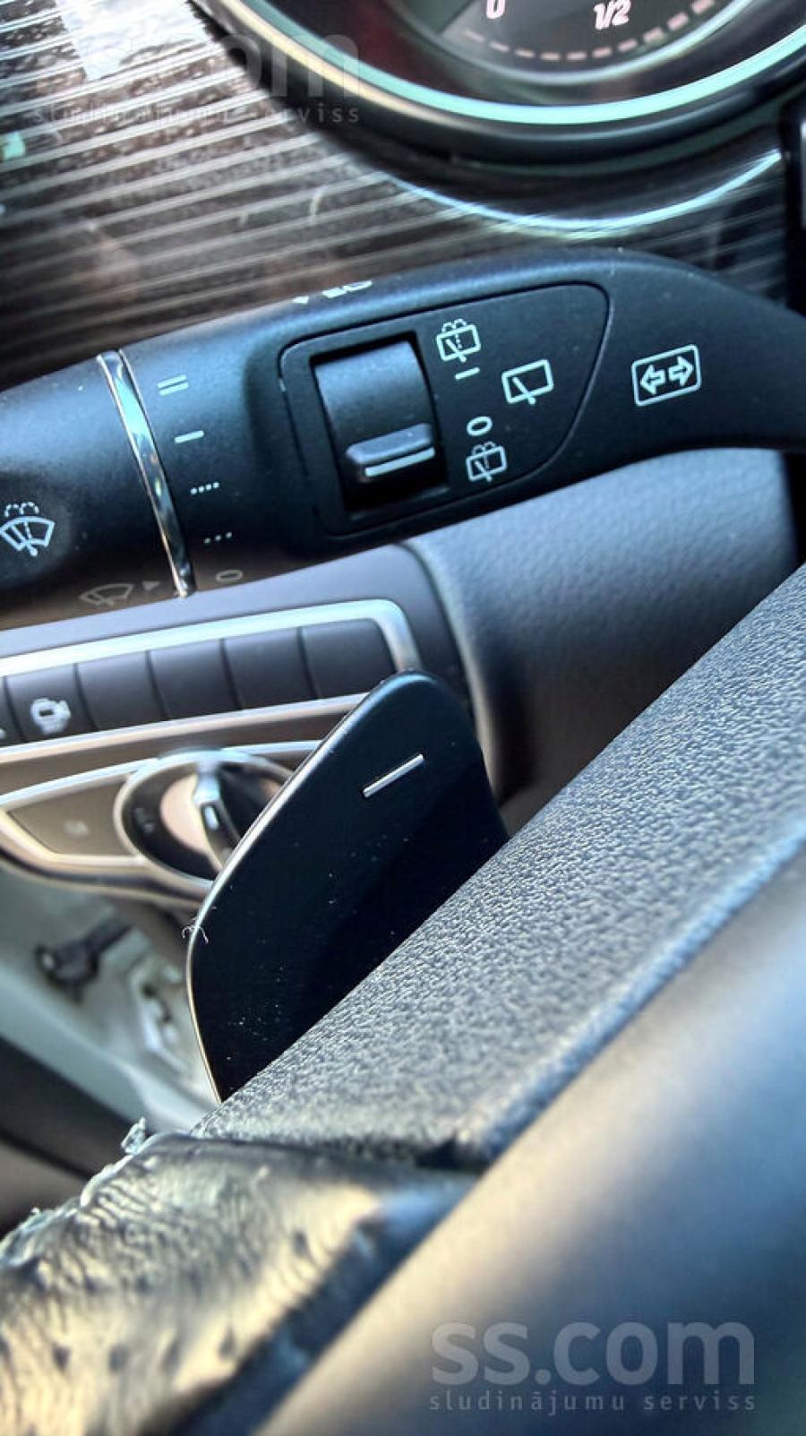 Balts Mercedes-Benz V 250 2021 Liepāja, ar dzinēja tilpumu 2.00 L un nobraukumu 158 tūkst. km par 45000 €, foto 33 vietnē AUTOMOTO.COM.LV