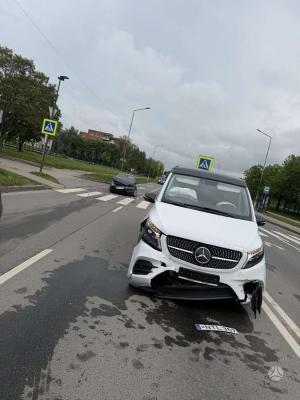 White Mercedes-Benz V 250 2023 in Panevezys, with an engine capacity of 1.95 L and mileage of 31 thousand km for 41500 €, photo  on AUTOMOTO.COM.LV
