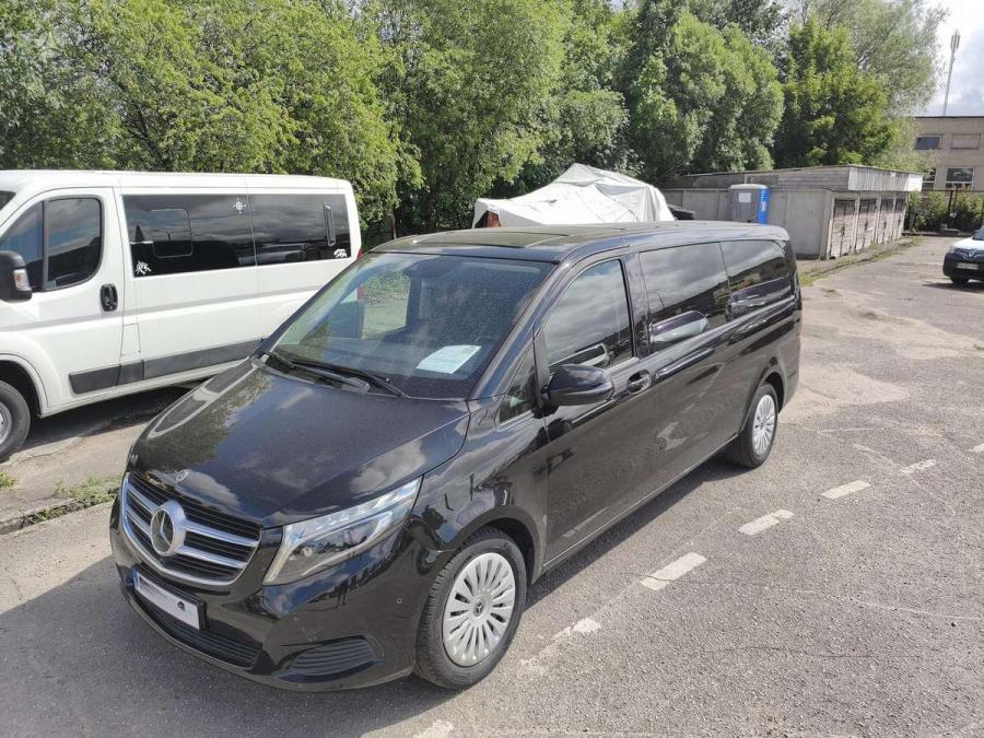 Black Mercedes-Benz V 300 2020 in Klaipeda, with an engine capacity of 1.95 L and mileage of 480 thousand km for 29900 €, photo 1 on AUTOMOTO.COM.LV