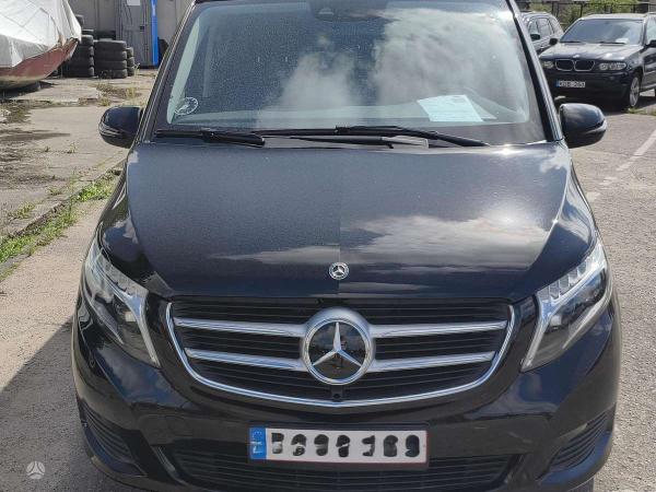 Black Mercedes-Benz V 300 2020 in Klaipeda, with an engine capacity of 1.95 L and mileage of 480 thousand km for 29900 €, photo 2 on AUTOMOTO.COM.LV