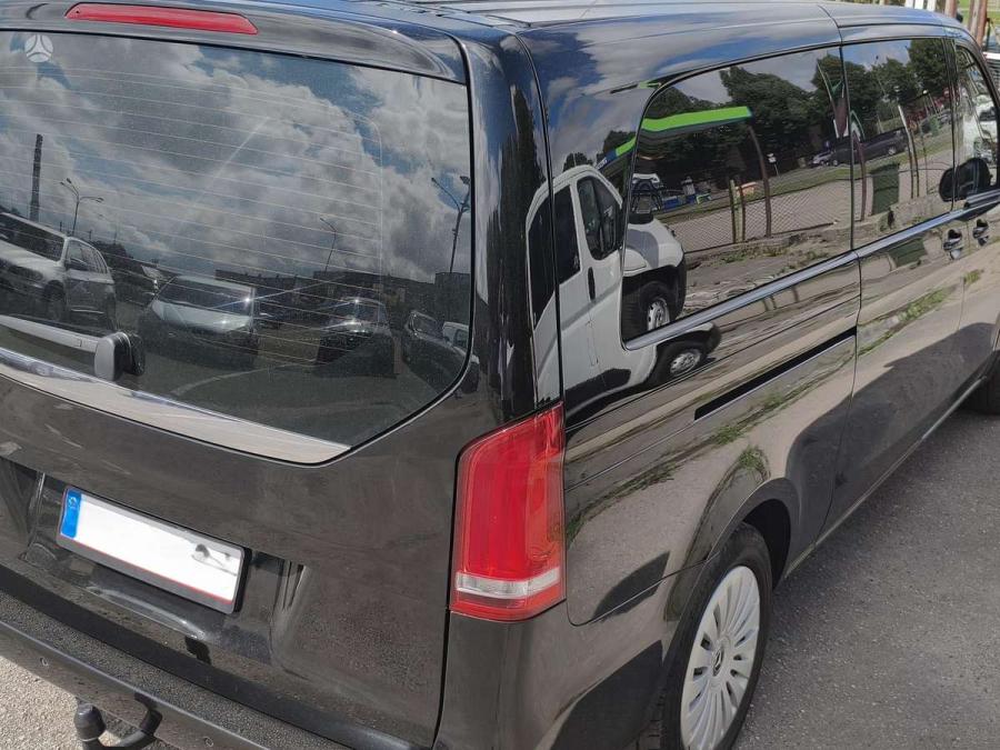 Black Mercedes-Benz V 300 2020 in Klaipeda, with an engine capacity of 1.95 L and mileage of 480 thousand km for 29900 €, photo 5 on AUTOMOTO.COM.LV