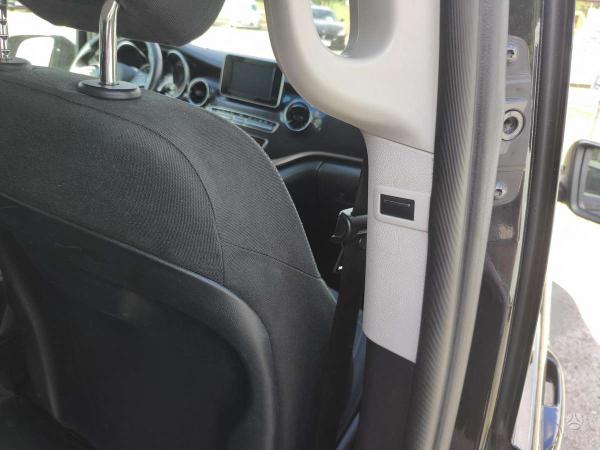 Black Mercedes-Benz V 300 2020 in Klaipeda, with an engine capacity of 1.95 L and mileage of 480 thousand km for 29900 €, photo 5 on AUTOMOTO.COM.LV