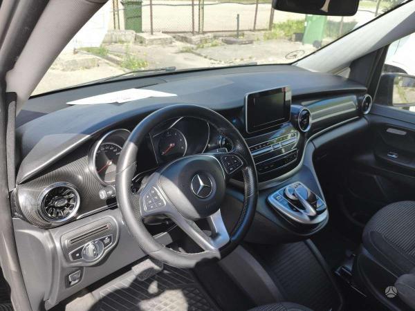 Black Mercedes-Benz V 300 2020 in Klaipeda, with an engine capacity of 1.95 L and mileage of 480 thousand km for 29900 €, photo 8 on AUTOMOTO.COM.LV