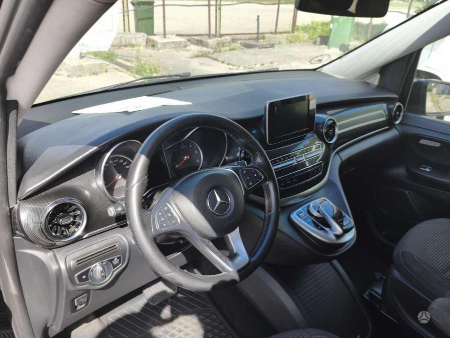 Black Mercedes-Benz V 300 2020 in Klaipeda, with an engine capacity of 1.95 L and mileage of 480 thousand km for 29900 €, photo 9 on AUTOMOTO.COM.LV