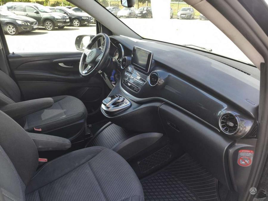 Black Mercedes-Benz V 300 2020 in Klaipeda, with an engine capacity of 1.95 L and mileage of 480 thousand km for 29900 €, photo 10 on AUTOMOTO.COM.LV