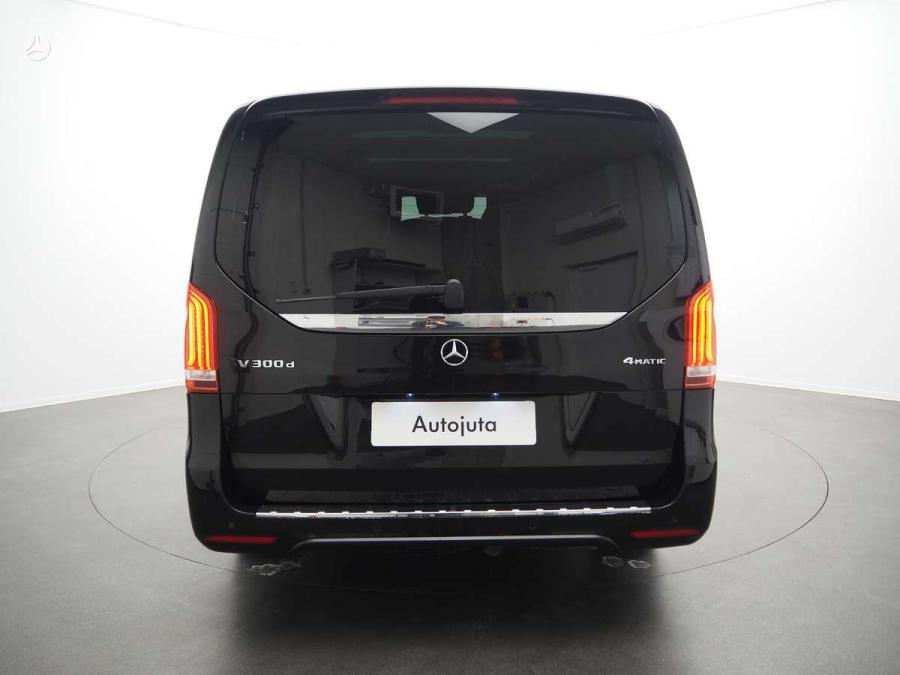 Black Mercedes-Benz V 300 2020 in Vilnius, with an engine capacity of 1.95 L and mileage of 147 thousand km for 53500 €, photo 6 on AUTOMOTO.COM.LV