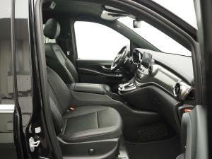 Black Mercedes-Benz V 300 2020 in Vilnius, with an engine capacity of 1.95 L and mileage of 147 thousand km for 53500 €, photo 12 on AUTOMOTO.COM.LV