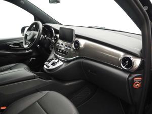Black Mercedes-Benz V 300 2020 in Vilnius, with an engine capacity of 1.95 L and mileage of 147 thousand km for 53500 €, photo 13 on AUTOMOTO.COM.LV