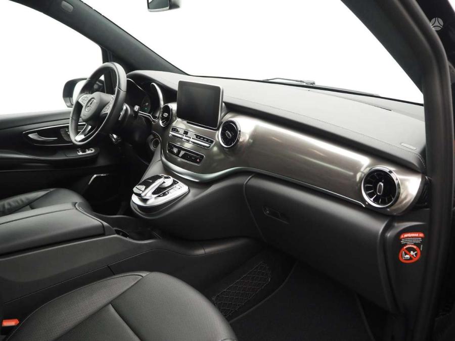 Black Mercedes-Benz V 300 2020 in Vilnius, with an engine capacity of 1.95 L and mileage of 147 thousand km for 53500 €, photo 13 on AUTOMOTO.COM.LV