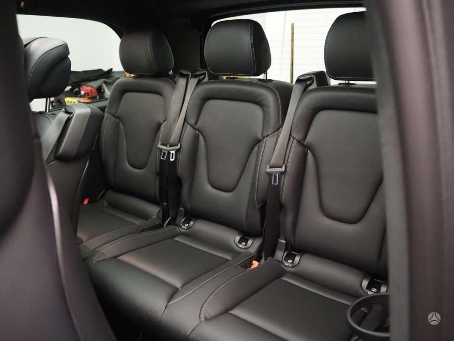 Black Mercedes-Benz V 300 2020 in Vilnius, with an engine capacity of 1.95 L and mileage of 147 thousand km for 53500 €, photo 19 on AUTOMOTO.COM.LV