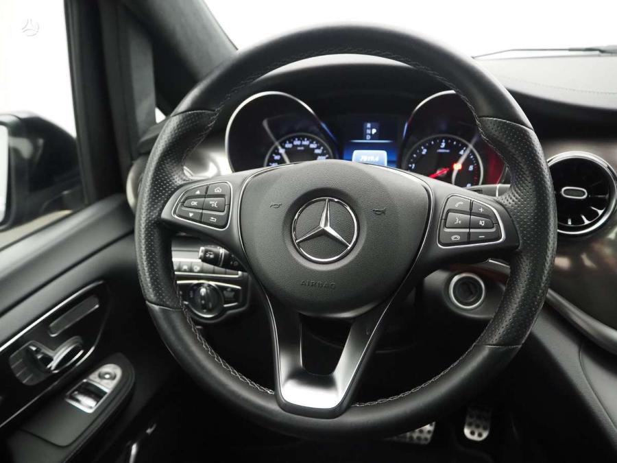 Black Mercedes-Benz V 300 2020 in Vilnius, with an engine capacity of 1.95 L and mileage of 147 thousand km for 53500 €, photo 25 on AUTOMOTO.COM.LV