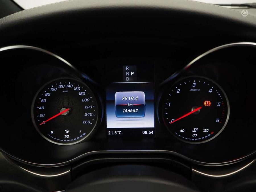 Black Mercedes-Benz V 300 2020 in Vilnius, with an engine capacity of 1.95 L and mileage of 147 thousand km for 53500 €, photo 27 on AUTOMOTO.COM.LV