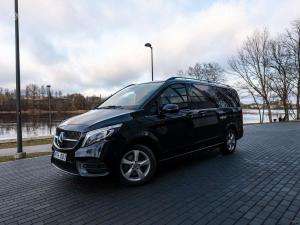 Black Mercedes-Benz V 300 2021 in Plunge, with an engine capacity of 1.95 L and mileage of 148 thousand km for 53500 €, photo 3 on AUTOMOTO.COM.LV