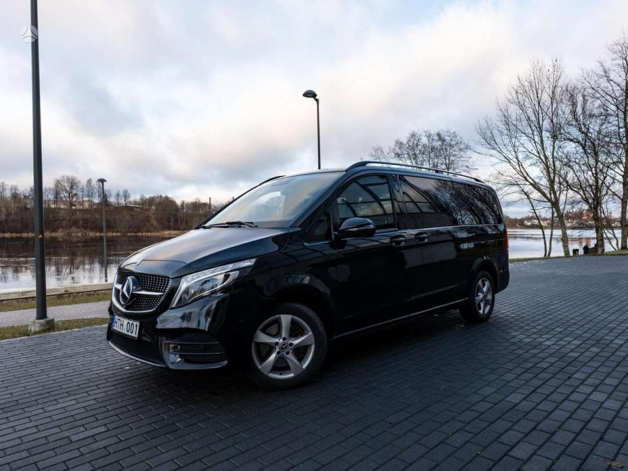 Black Mercedes-Benz V 300 2021 in Plunge, with an engine capacity of 1.95 L and mileage of 148 thousand km for 53500 €, photo 3 on AUTOMOTO.COM.LV