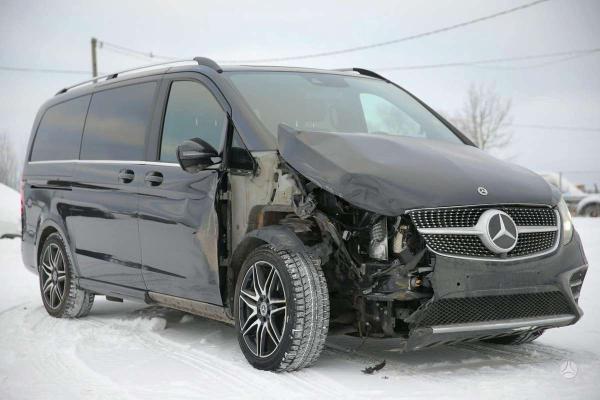 Черный Мерседес В 300 2022 в Таллин, объемом двигателя 0.00 л и пробегом 102 тыс. км за 21400 €, фото 1 на AUTOMOTO.COM.LV