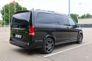 Black Mercedes-Benz V 300 2022 in Kedainiai, with an engine capacity of 1.95 L and mileage of 128 thousand km for 59000 €, photo 3 on AUTOMOTO.COM.LV