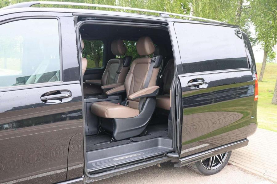 Black Mercedes-Benz V 300 2022 in Kedainiai, with an engine capacity of 1.95 L and mileage of 128 thousand km for 59000 €, photo 7 on AUTOMOTO.COM.LV