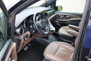 Black Mercedes-Benz V 300 2022 in Kedainiai, with an engine capacity of 1.95 L and mileage of 128 thousand km for 59000 €, photo 8 on AUTOMOTO.COM.LV