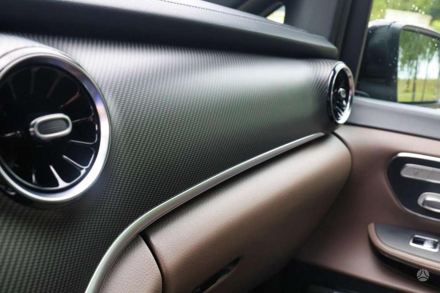 Black Mercedes-Benz V 300 2022 in Kedainiai, with an engine capacity of 1.95 L and mileage of 128 thousand km for 59000 €, photo 14 on AUTOMOTO.COM.LV