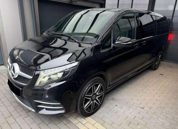 Black Mercedes-Benz V 300 2023 in Vilnius, with an engine capacity of 1.95 L and mileage of 98 thousand km for 64750 €, photo 1 on AUTOMOTO.COM.LV