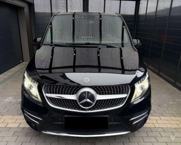 Black Mercedes-Benz V 300 2023 in Vilnius, with an engine capacity of 1.95 L and mileage of 98 thousand km for 64750 €, photo 7 on AUTOMOTO.COM.LV
