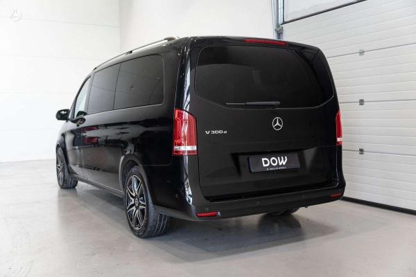 Melns Mercedes-Benz V 300 2023 Viļņa, ar dzinēja tilpumu 1.95 L un nobraukumu 81 tūkst. km par 85000 €, foto 6 vietnē AUTOMOTO.COM.LV