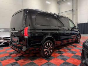 Melns Mercedes-Benz V 300 2024 Viļņa, ar dzinēja tilpumu 1.95 L un nobraukumu 30 tūkst. km par 79900 €, foto 5 vietnē AUTOMOTO.COM.LV