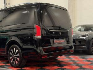 Melns Mercedes-Benz V 300 2024 Viļņa, ar dzinēja tilpumu 1.95 L un nobraukumu 30 tūkst. km par 79900 €, foto 10 vietnē AUTOMOTO.COM.LV