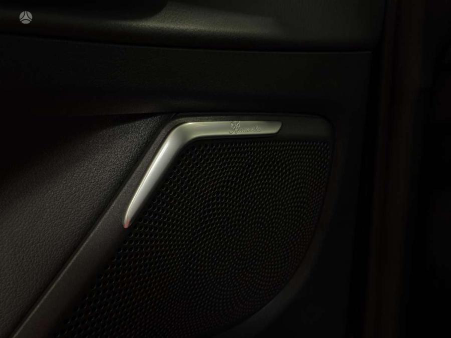 Melns Mercedes-Benz V 300 2024 Viļņa, ar dzinēja tilpumu 1.95 L un nobraukumu 30 tūkst. km par 79900 €, foto 17 vietnē AUTOMOTO.COM.LV