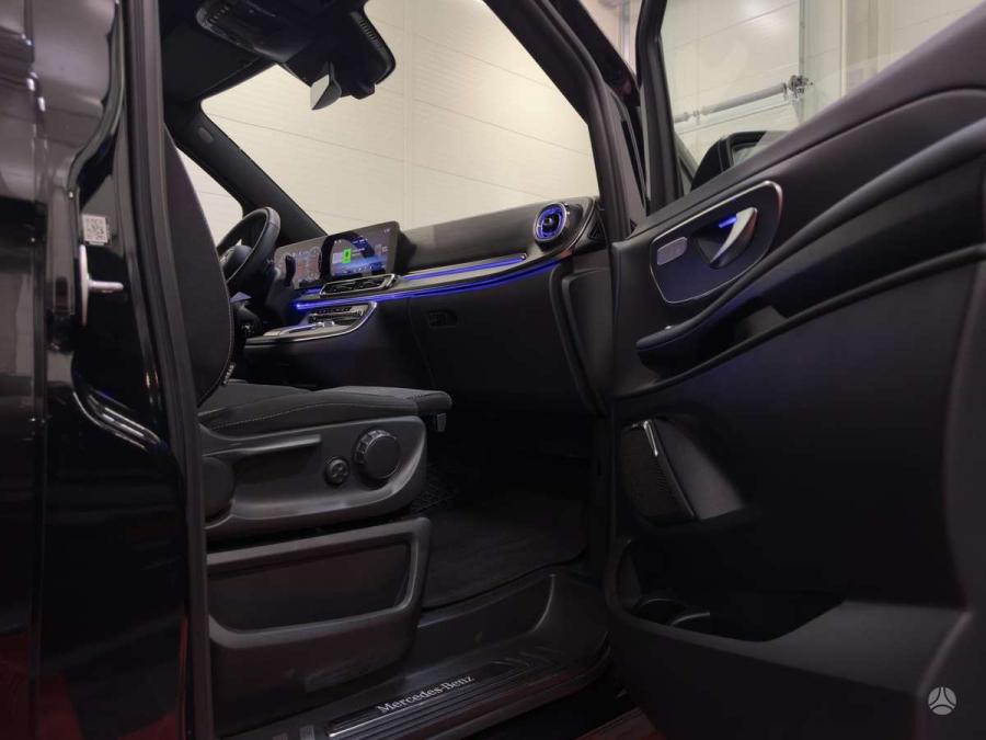 Melns Mercedes-Benz V 300 2024 Viļņa, ar dzinēja tilpumu 1.95 L un nobraukumu 30 tūkst. km par 79900 €, foto 18 vietnē AUTOMOTO.COM.LV