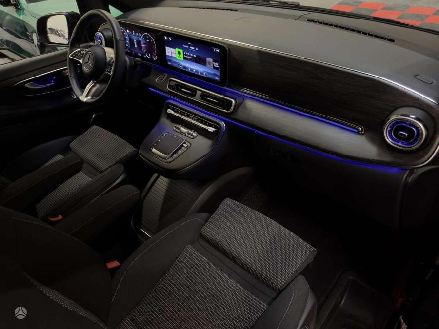 Melns Mercedes-Benz V 300 2024 Viļņa, ar dzinēja tilpumu 1.95 L un nobraukumu 30 tūkst. km par 79900 €, foto 19 vietnē AUTOMOTO.COM.LV