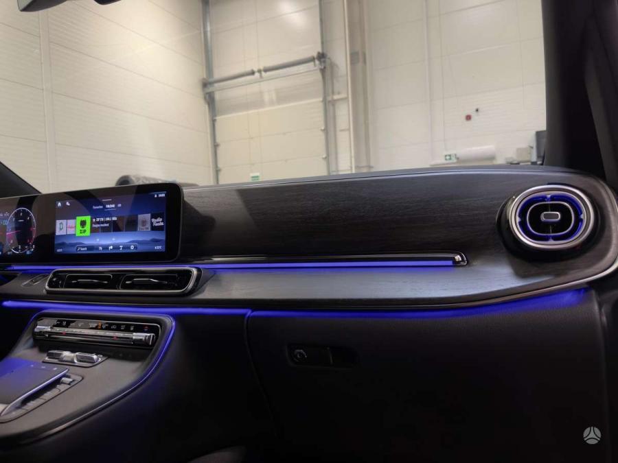 Melns Mercedes-Benz V 300 2024 Viļņa, ar dzinēja tilpumu 1.95 L un nobraukumu 30 tūkst. km par 79900 €, foto 20 vietnē AUTOMOTO.COM.LV