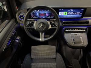 Melns Mercedes-Benz V 300 2024 Viļņa, ar dzinēja tilpumu 1.95 L un nobraukumu 30 tūkst. km par 79900 €, foto 22 vietnē AUTOMOTO.COM.LV
