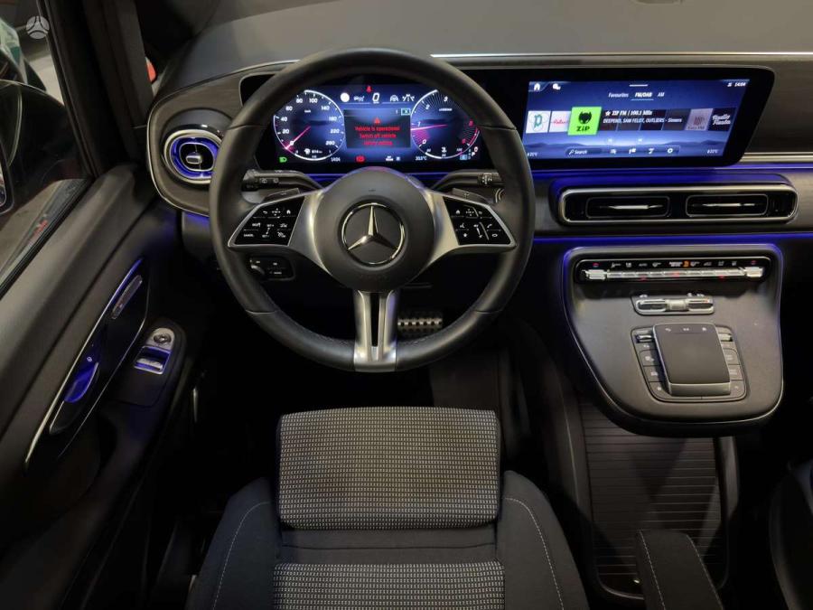Melns Mercedes-Benz V 300 2024 Viļņa, ar dzinēja tilpumu 1.95 L un nobraukumu 30 tūkst. km par 79900 €, foto 22 vietnē AUTOMOTO.COM.LV