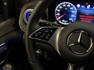 Melns Mercedes-Benz V 300 2024 Viļņa, ar dzinēja tilpumu 1.95 L un nobraukumu 30 tūkst. km par 79900 €, foto 24 vietnē AUTOMOTO.COM.LV