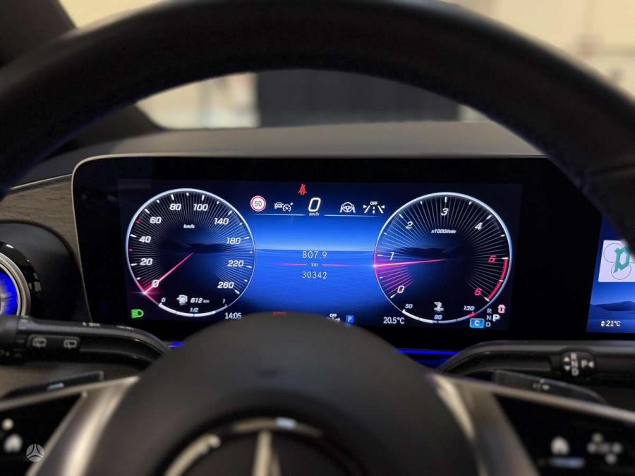 Melns Mercedes-Benz V 300 2024 Viļņa, ar dzinēja tilpumu 1.95 L un nobraukumu 30 tūkst. km par 79900 €, foto 25 vietnē AUTOMOTO.COM.LV