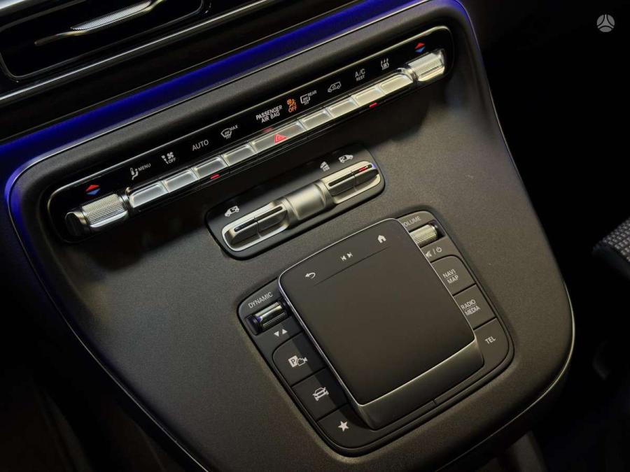 Melns Mercedes-Benz V 300 2024 Viļņa, ar dzinēja tilpumu 1.95 L un nobraukumu 30 tūkst. km par 79900 €, foto 27 vietnē AUTOMOTO.COM.LV
