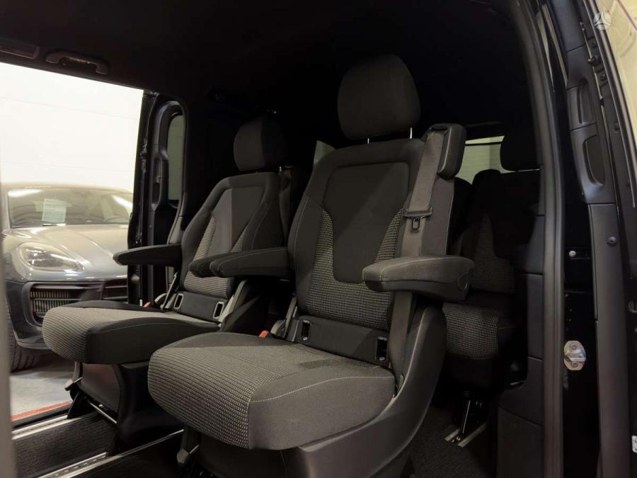 Melns Mercedes-Benz V 300 2024 Viļņa, ar dzinēja tilpumu 1.95 L un nobraukumu 30 tūkst. km par 79900 €, foto 34 vietnē AUTOMOTO.COM.LV