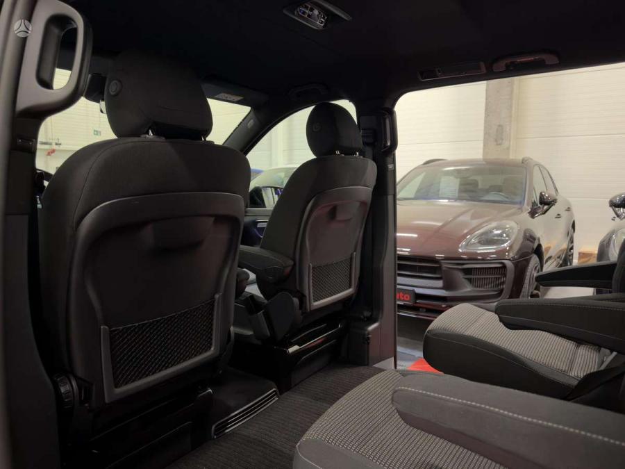 Melns Mercedes-Benz V 300 2024 Viļņa, ar dzinēja tilpumu 1.95 L un nobraukumu 30 tūkst. km par 79900 €, foto 35 vietnē AUTOMOTO.COM.LV