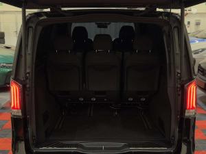 Melns Mercedes-Benz V 300 2024 Viļņa, ar dzinēja tilpumu 1.95 L un nobraukumu 30 tūkst. km par 79900 €, foto 39 vietnē AUTOMOTO.COM.LV