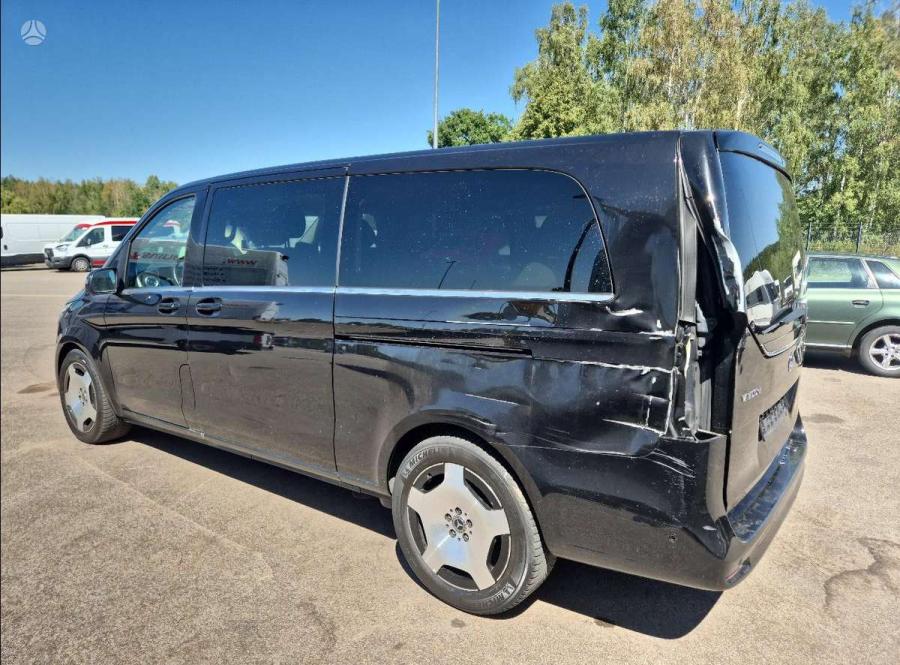 Black Mercedes-Benz V 300 2024 in Klaipeda, with an engine capacity of 1.95 L and mileage of 69 thousand km for 31750 €, photo 3 on AUTOMOTO.COM.LV