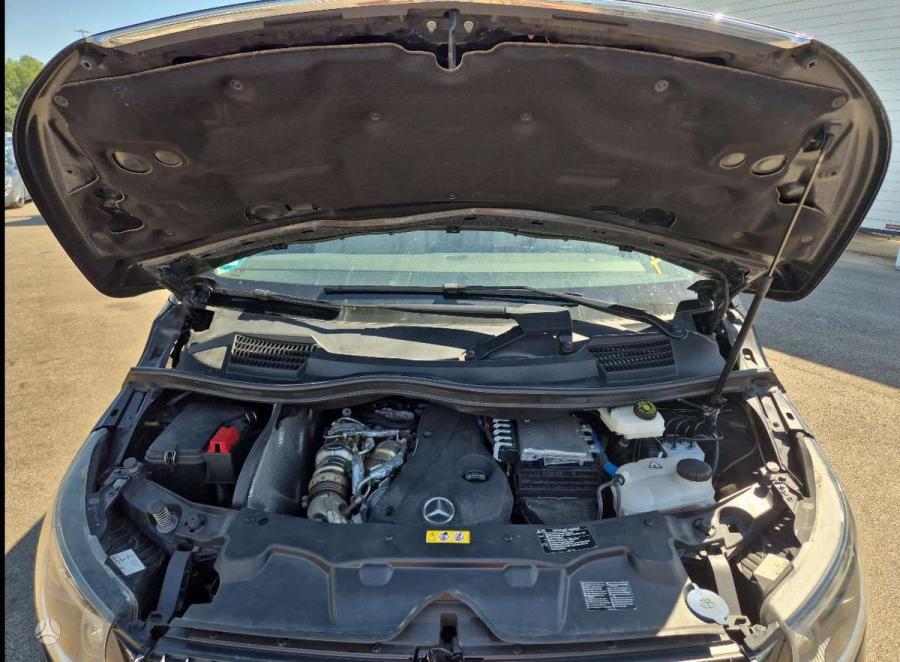 Black Mercedes-Benz V 300 2024 in Klaipeda, with an engine capacity of 1.95 L and mileage of 69 thousand km for 31750 €, photo 11 on AUTOMOTO.COM.LV