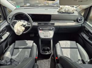 Melns Mercedes-Benz V 300 2025 Klaipėda, ar dzinēja tilpumu 1.95 L un nobraukumu 40 tūkst. km par 27500 €, foto 6 vietnē AUTOMOTO.COM.LV