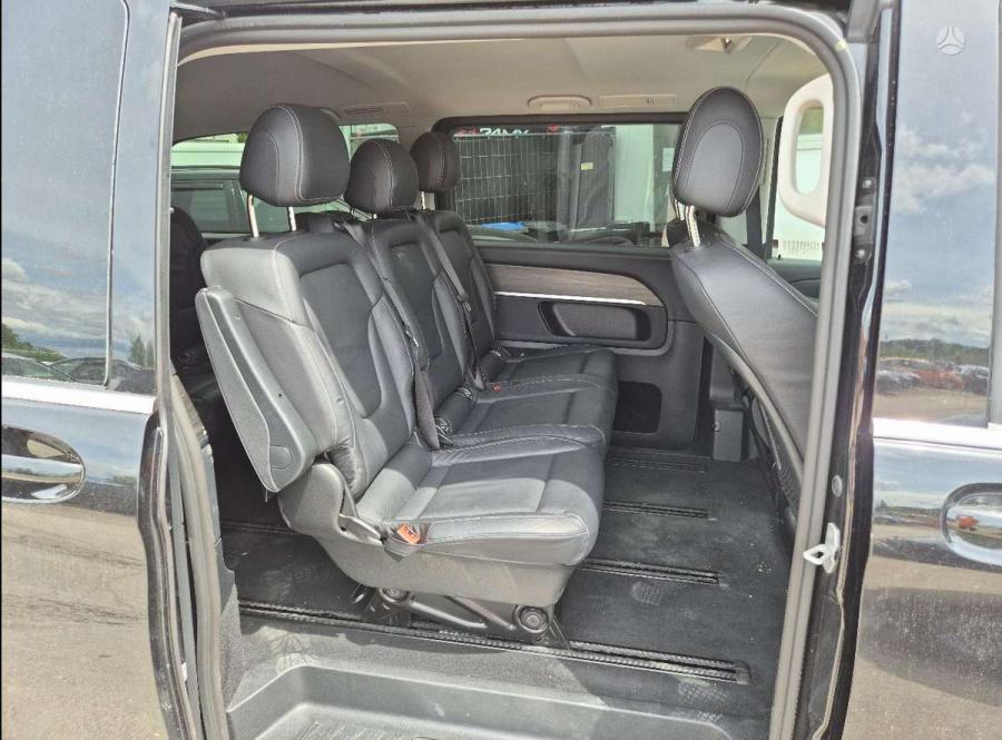 Melns Mercedes-Benz V 300 2025 Klaipėda, ar dzinēja tilpumu 1.95 L un nobraukumu 40 tūkst. km par 27500 €, foto 7 vietnē AUTOMOTO.COM.LV