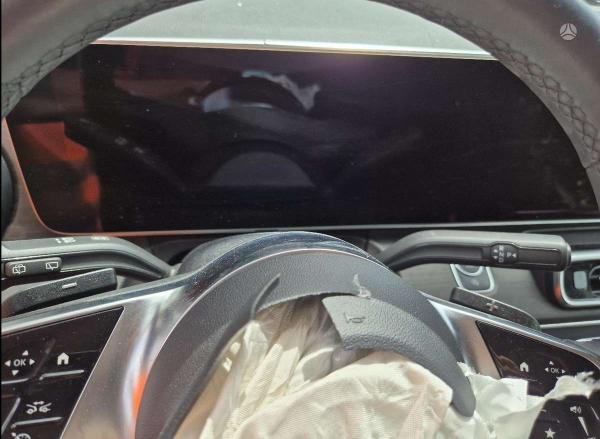 Melns Mercedes-Benz V 300 2025 Klaipėda, ar dzinēja tilpumu 1.95 L un nobraukumu 40 tūkst. km par 27500 €, foto 7 vietnē AUTOMOTO.COM.LV