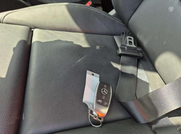 Melns Mercedes-Benz V 300 2025 Klaipėda, ar dzinēja tilpumu 1.95 L un nobraukumu 40 tūkst. km par 27500 €, foto 9 vietnē AUTOMOTO.COM.LV