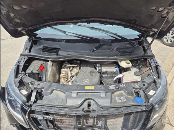 Melns Mercedes-Benz V 300 2025 Klaipėda, ar dzinēja tilpumu 1.95 L un nobraukumu 40 tūkst. km par 27500 €, foto 10 vietnē AUTOMOTO.COM.LV