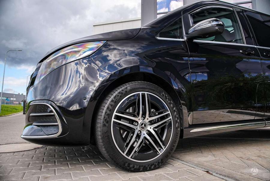 Black Mercedes-Benz V 300 2025 in Kaunas, with an engine capacity of 1.95 L and mileage of 25 thousand km for 94950 €, photo 5 on AUTOMOTO.COM.LV