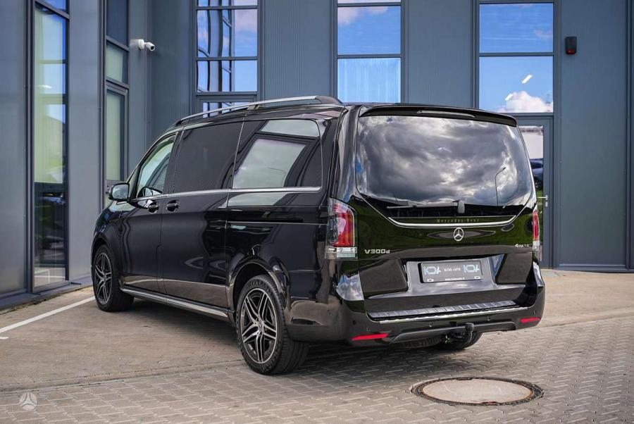 Black Mercedes-Benz V 300 2025 in Kaunas, with an engine capacity of 1.95 L and mileage of 25 thousand km for 94950 €, photo 7 on AUTOMOTO.COM.LV