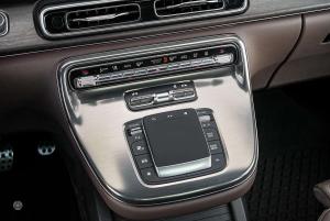 Black Mercedes-Benz V 300 2025 in Kaunas, with an engine capacity of 1.95 L and mileage of 25 thousand km for 94950 €, photo 19 on AUTOMOTO.COM.LV